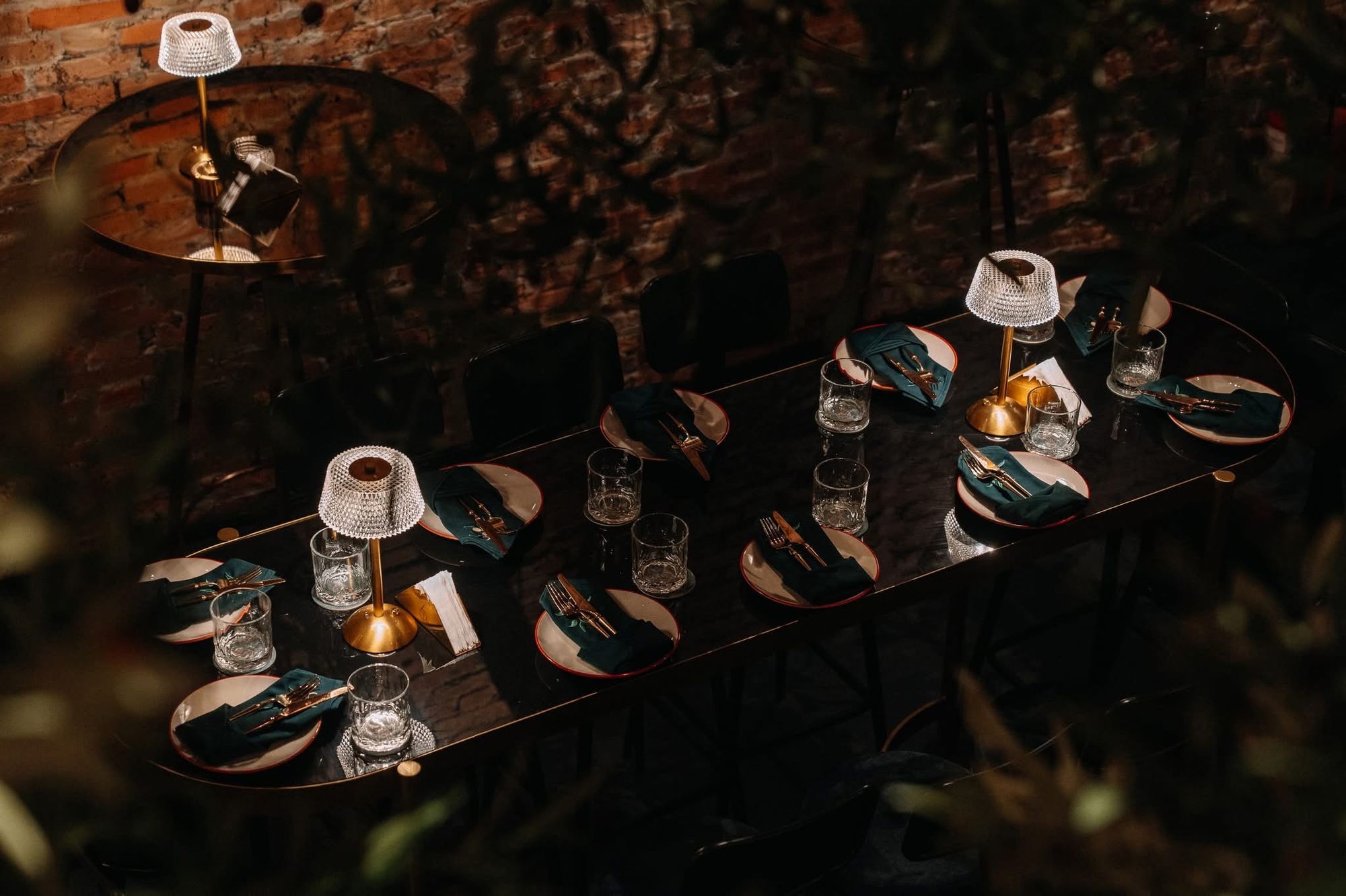 The Six Cocktail Bar & Eatery
